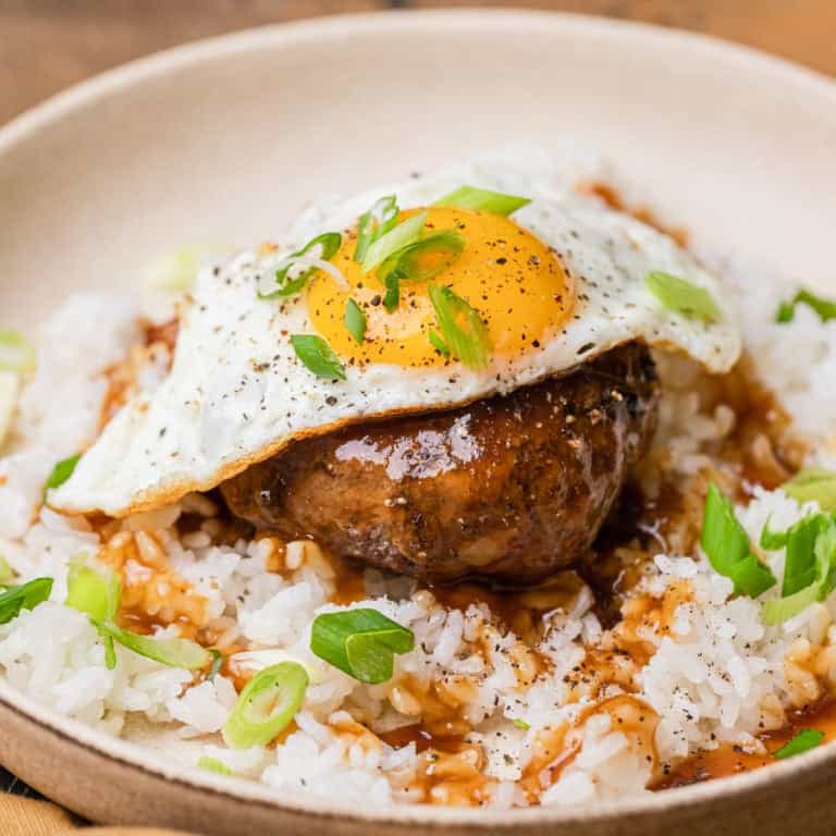 Hawaiian Loco Moco with Brown Gravy Classic Recipe - The Travel Palate