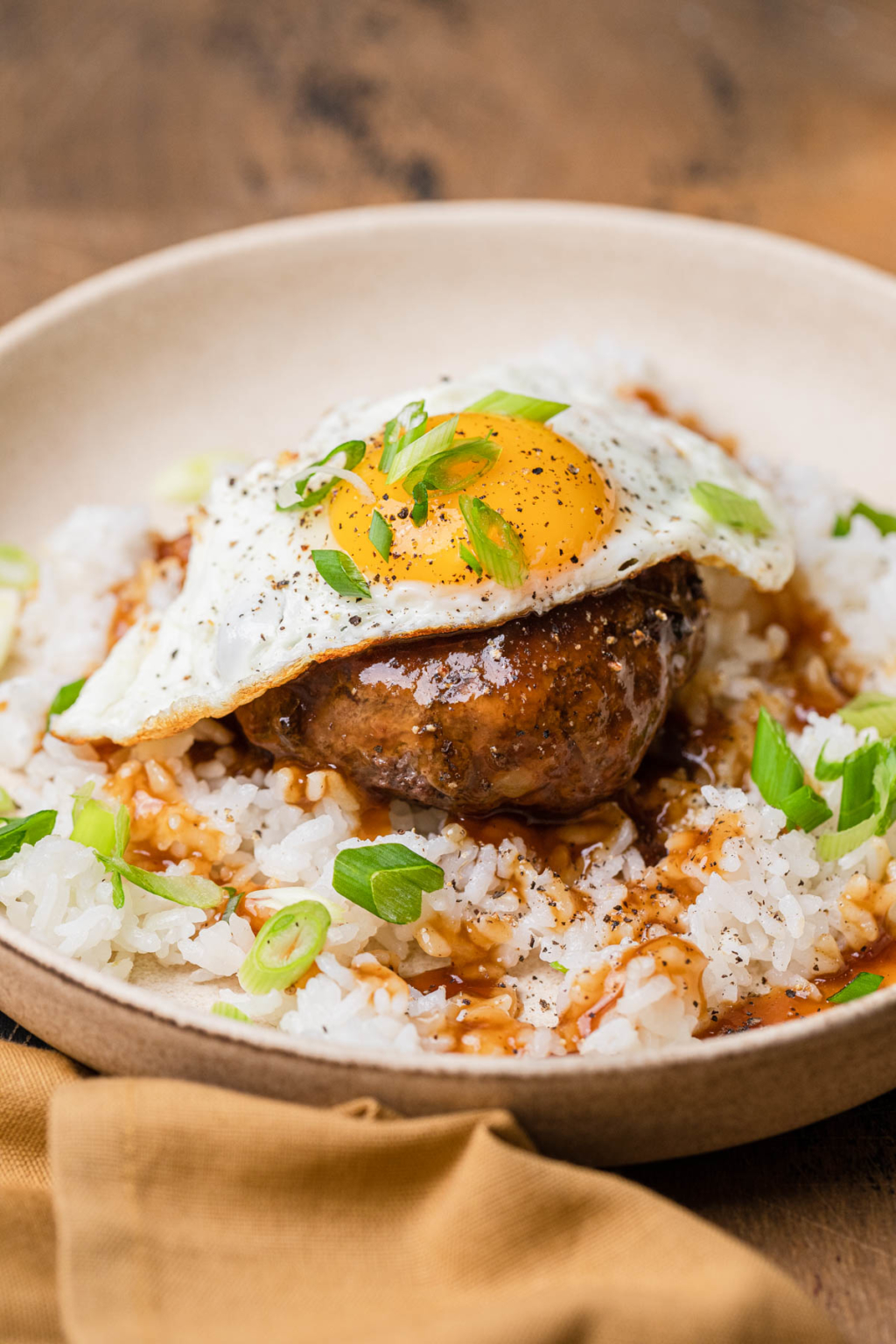 Hawaiian Loco Moco with Brown Gravy Classic Recipe - The Travel Palate