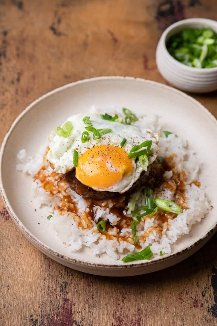 Hawaiian Loco Moco with Brown Gravy Classic Recipe - The Travel Palate